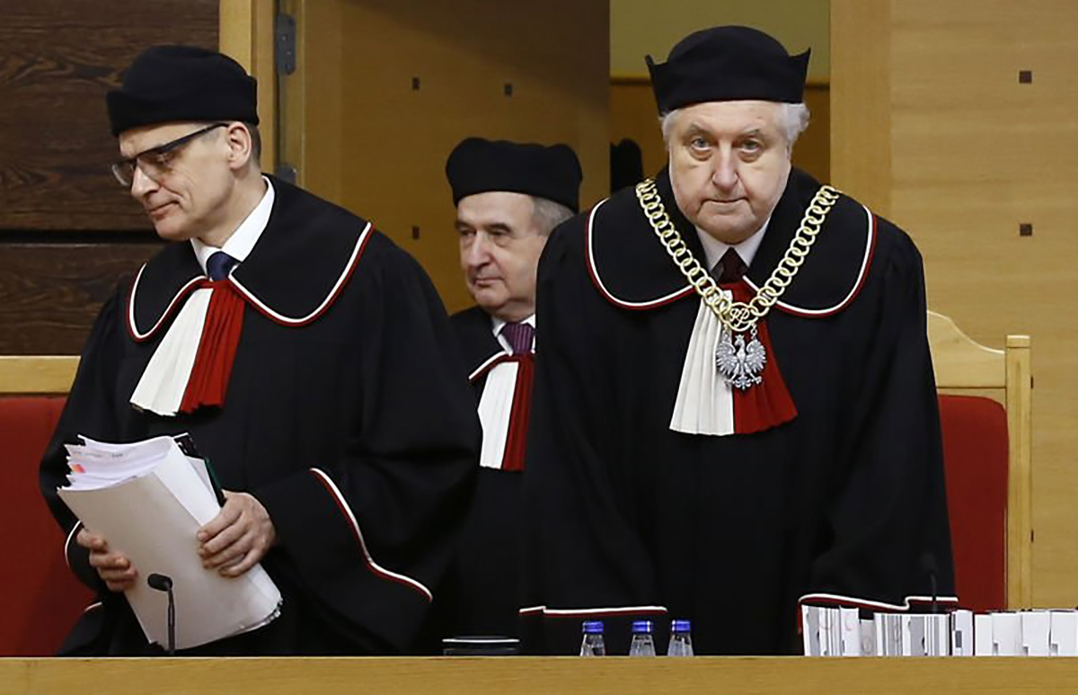 Polish judges urged to 'fight every inch' for their independence - LEAP ...