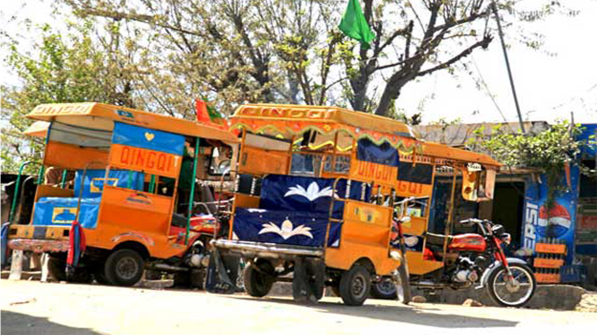 Motorcycle-rickshaw union continues with protest – LEAP Pakistan